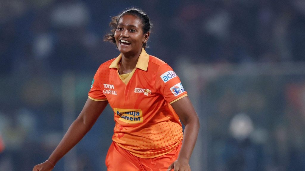 Splendid Shabnam Shakil's economical spell of 3/11