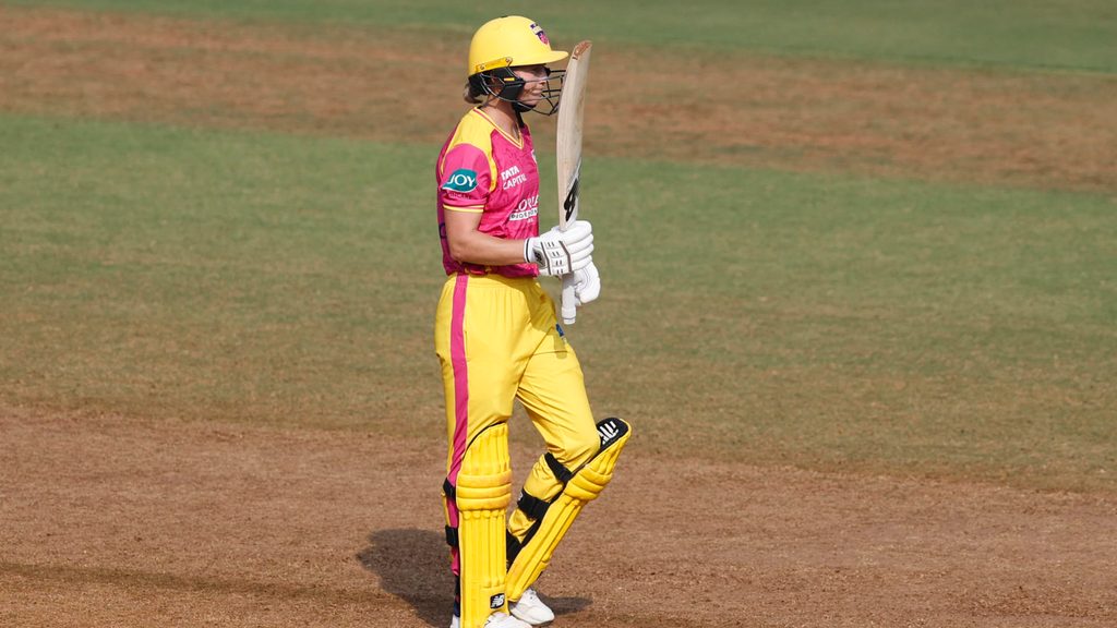 Meg Lanning's record half-century boosts UPW