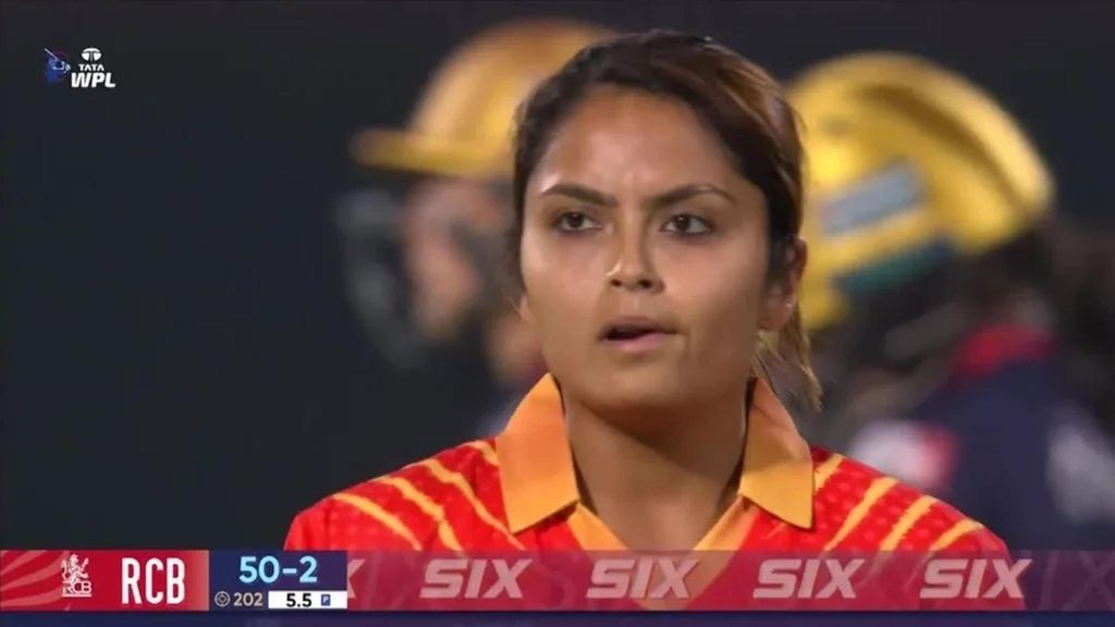 WPL 2025, M01 - GG vs RCB: Ellyse Perry Six